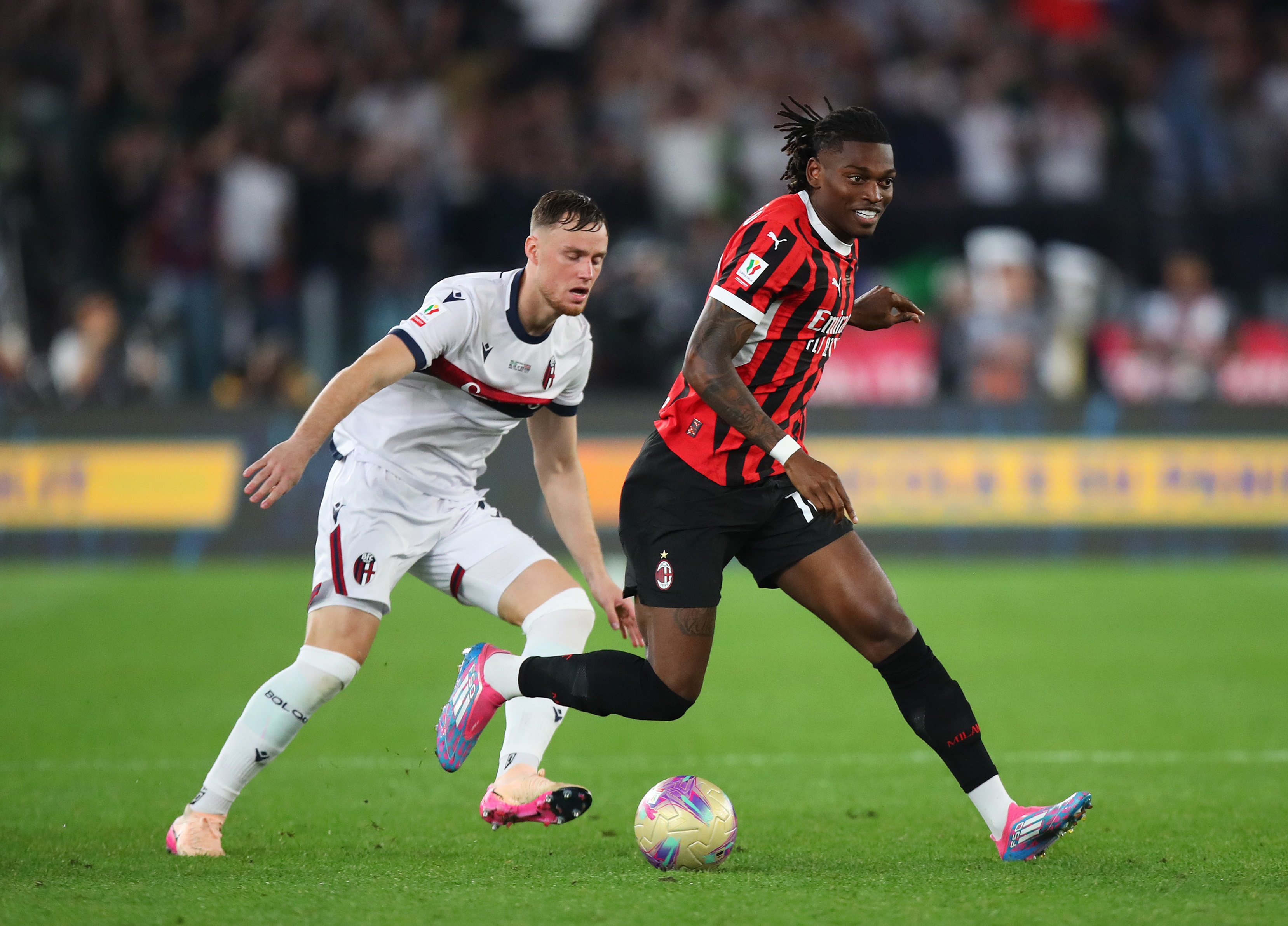 Bayern readying first bid for Rafael Leao this summer